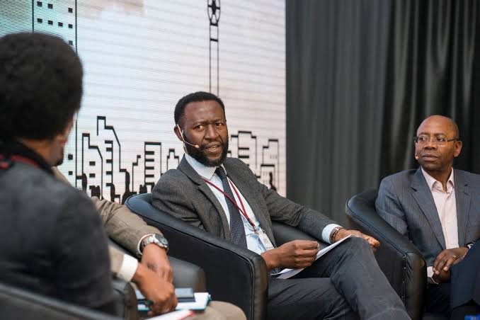 Prof William M Gumede | Democracy Speaker | #1 Speakers Inc